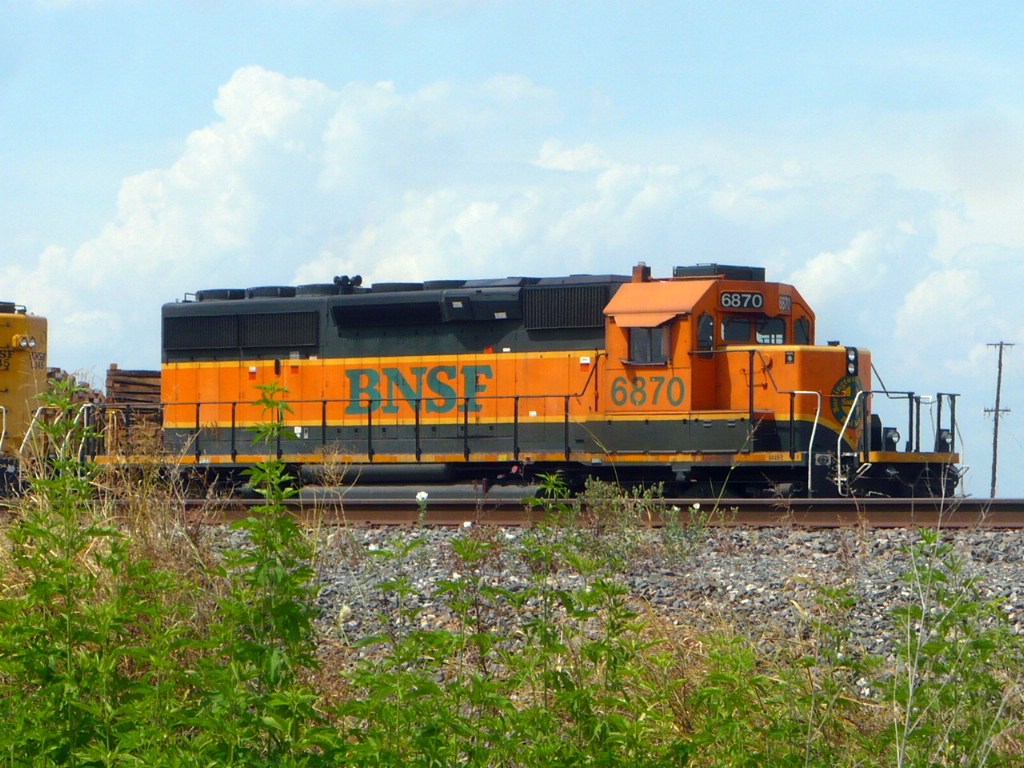 BNSF 6870
